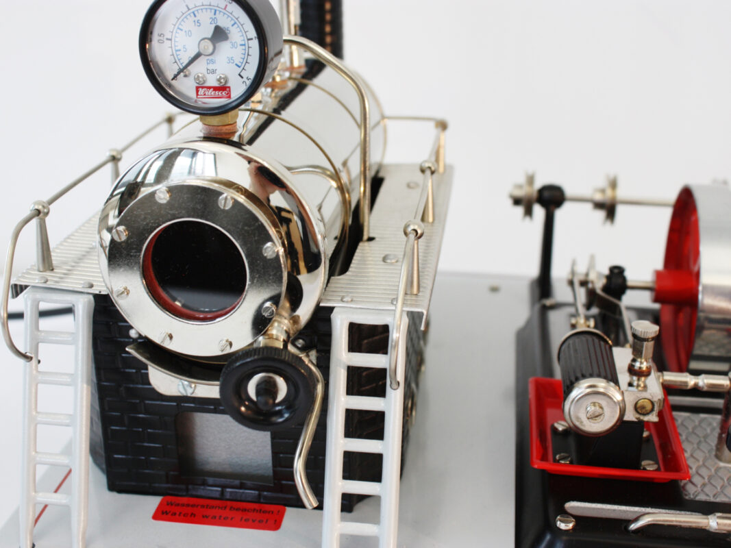 Wilesco D22 Dampfmaschine mit Dampfkamin 00022 - Wilesco Dampfmaschinen und Ersatzteile Schweiz